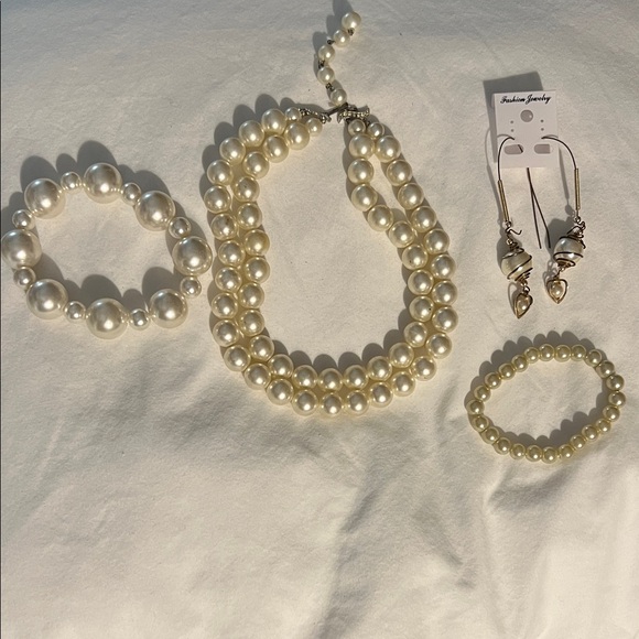 QVC | Jewelry | Qvc Elegant Pearl Jewelry Seteuc | Poshmark